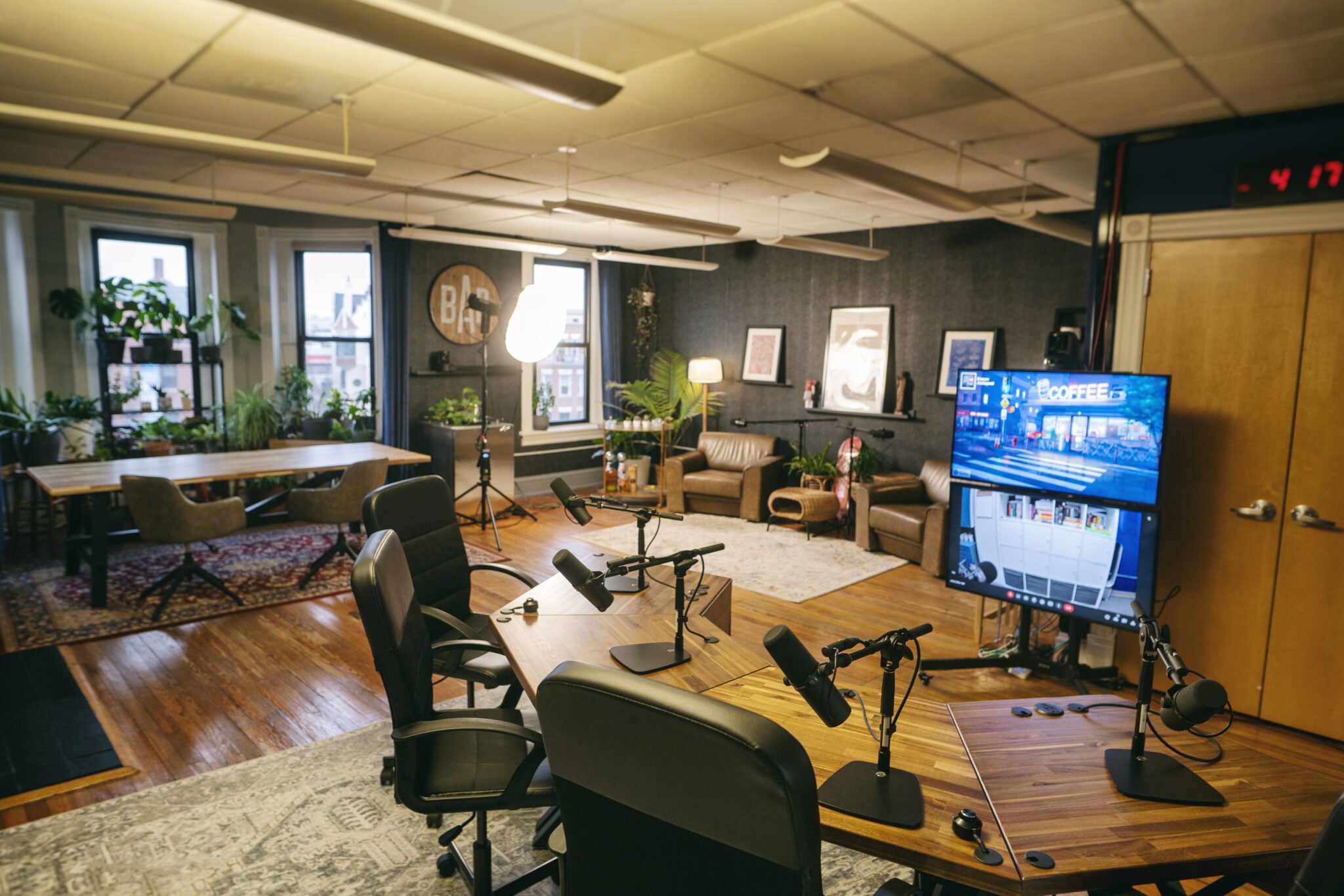 Switch & Board – DC Podcast Studio